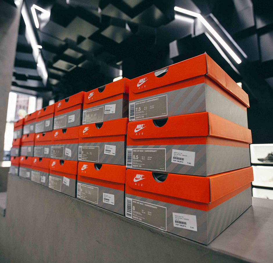 Foot District Slot Machine Sneaker Raffle | SneakerNews.com