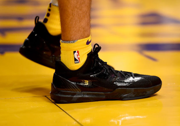 Lonzo Ball Makes NBA Debut in Big Baller Brand ZO2 Prime | SneakerNews.com