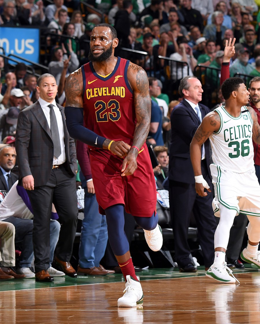 Nike LeBron 15 SVSM PE | SneakerNews.com