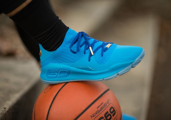 Under Armour "Steph VR" Pop Up Limited Curry 4s + Curry 5s ...