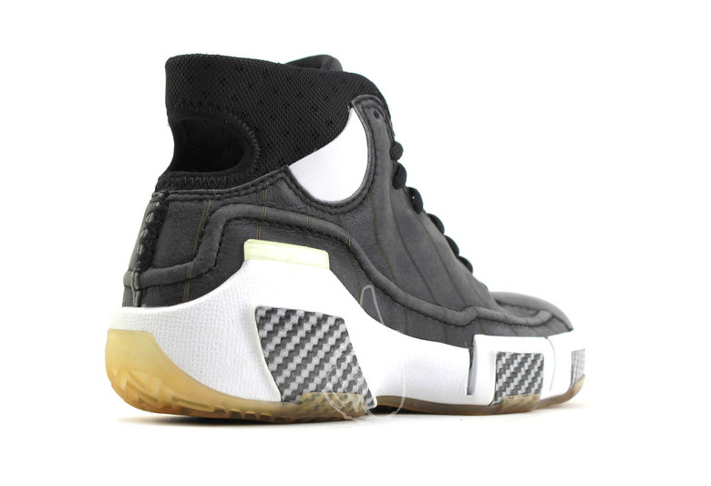Nike Zoom Kobe 1 Prototype 2005 | SneakerNews.com