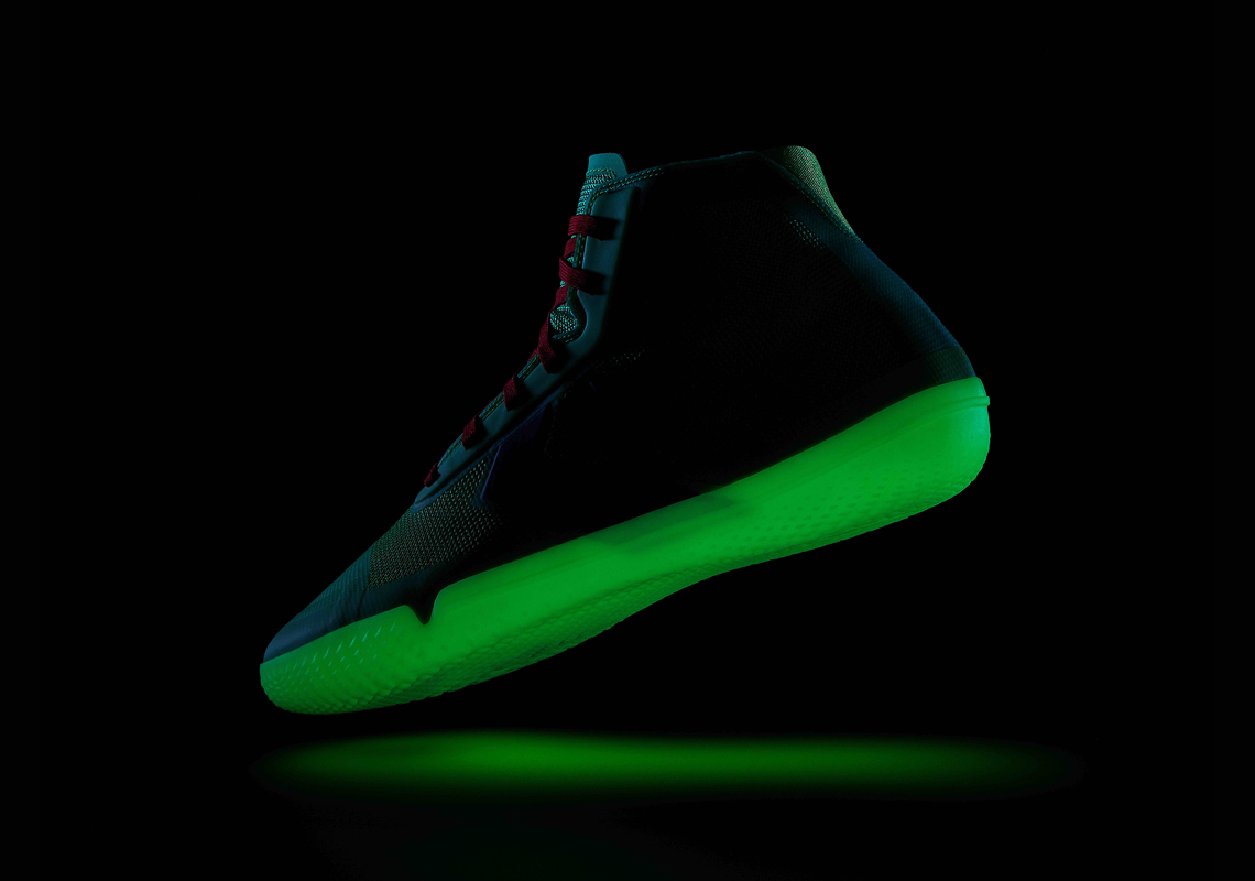 Converse All-Star Pro BB Grinch | SneakerNews.com