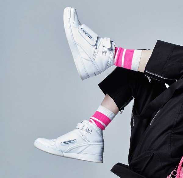 Mountain Research Reebok Alien Stomper FW7898 | SneakerNews.com