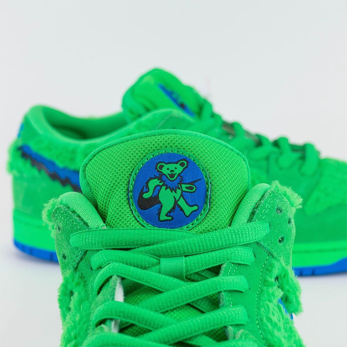 Grateful Dead Nike SB Dunk Green CJ5378-300 | SneakerNews.com