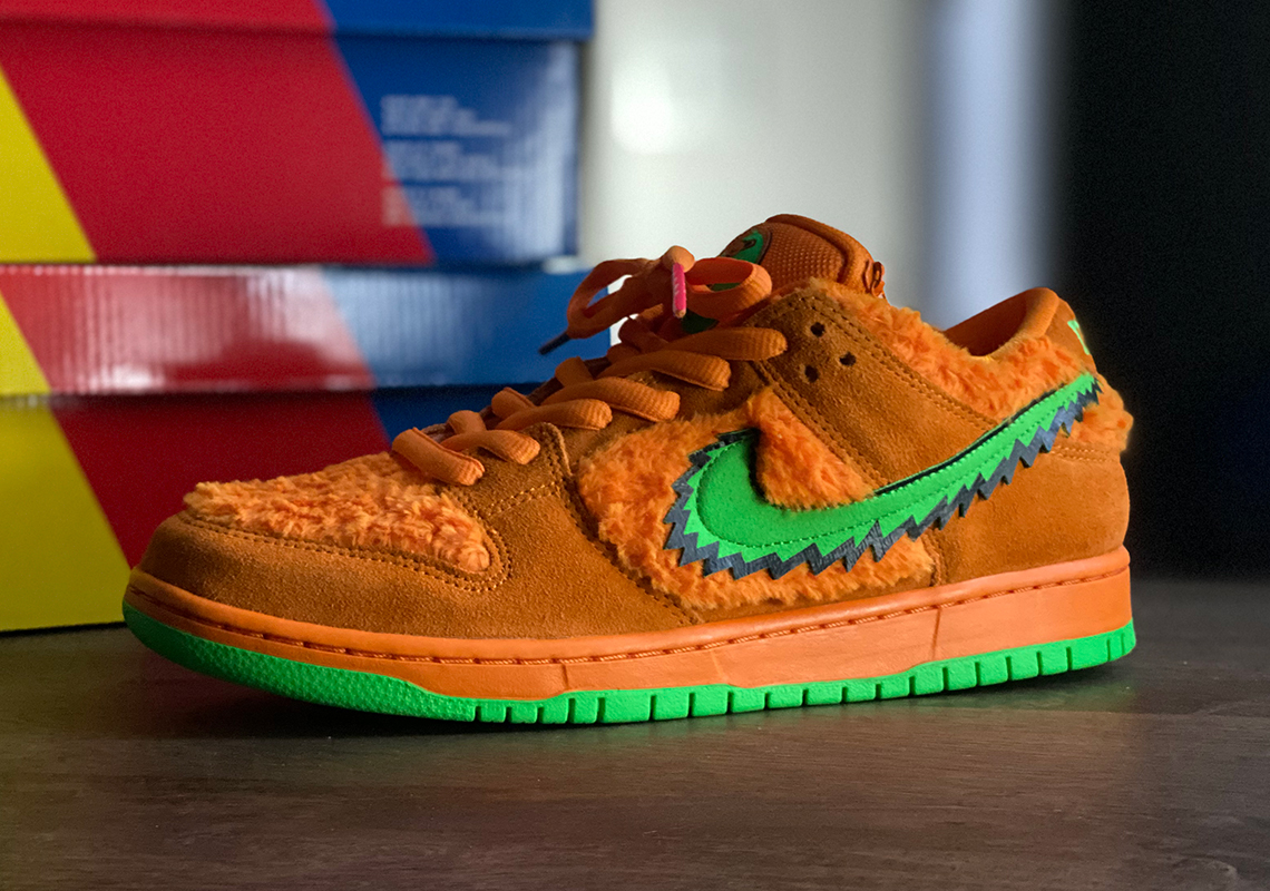 Grateful Dead Nike SB Dunk Official Release Date | SneakerNews.com