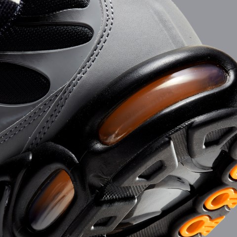 Nike Air Max Plus Batman DC0956-001 Release Info | SneakerNews.com