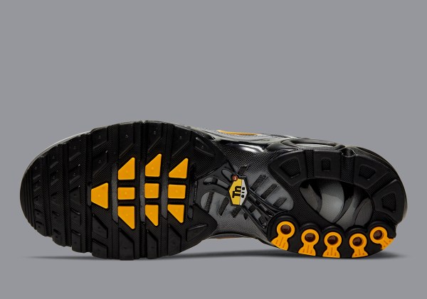 Nike Air Max Plus Batman DC0956-001 Release Info | SneakerNews.com