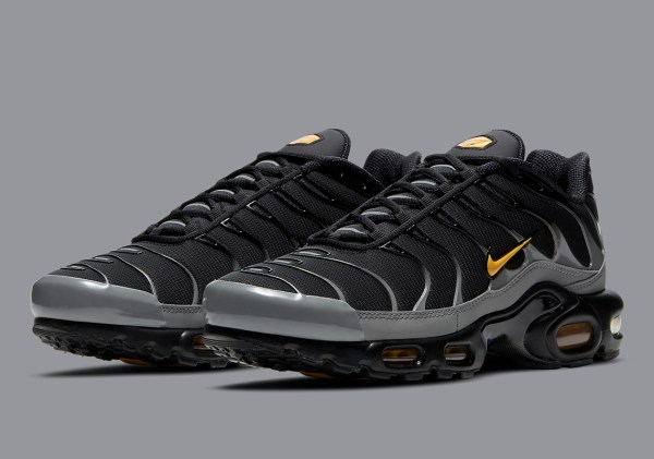 Nike Air Max Plus Batman DC0956-001 Release Info | SneakerNews.com