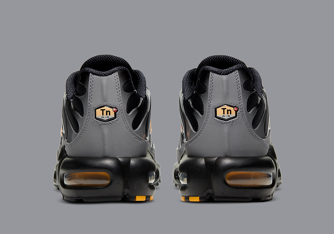 Nike Air Max Plus Batman DC0956-001 Release Info | SneakerNews.com