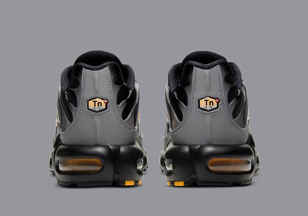 Nike Air Max Plus Batman DC0956-001 Release Info | SneakerNews.com