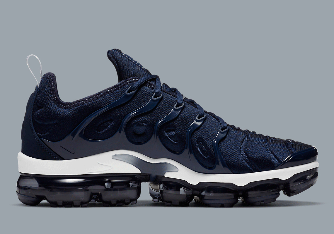 Nike Air VaporMax Plus Navy White DH0611-400 | SneakerNews.com