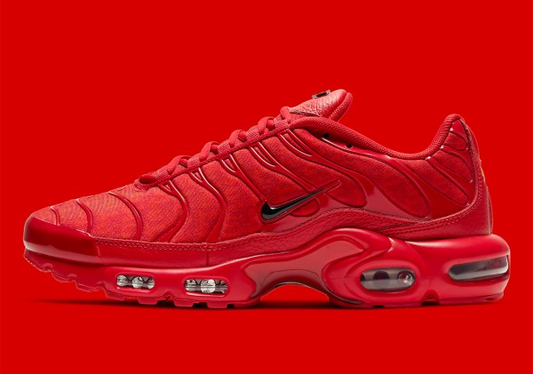 Nike Air Max Plus Tn Red DD9609-600 Release Date | SneakerNews.com