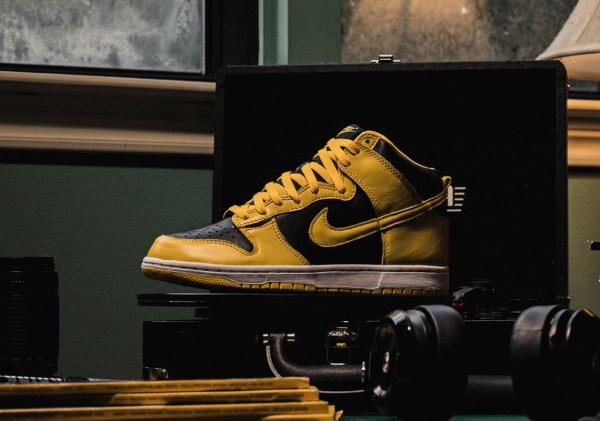Nike Dunk High Varsity Maize CZ8149-002 Release | SneakerNews.com