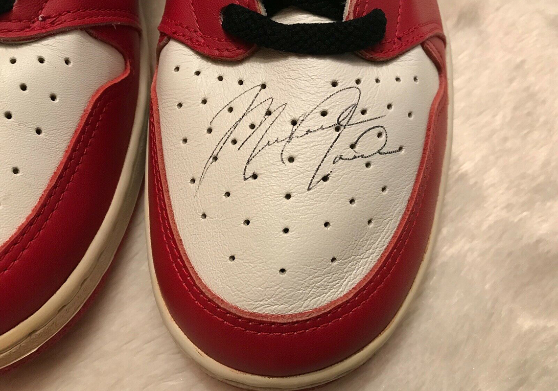 OG Unworn Autographed Air Jordan 1 Chicago Auction | SneakerNews.com