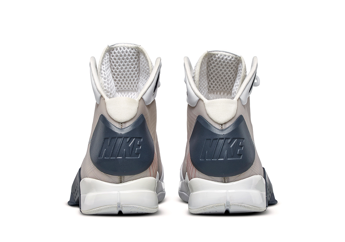 Sotheby's Barack Obama Player Exclusive Nike Hyperdunk | SneakerNews.com