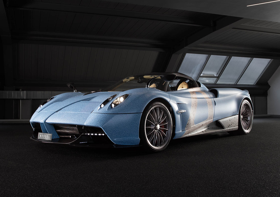 Air Jordan 4 UNC Titolo Pagani Huayra Roadster | SneakerNews.com