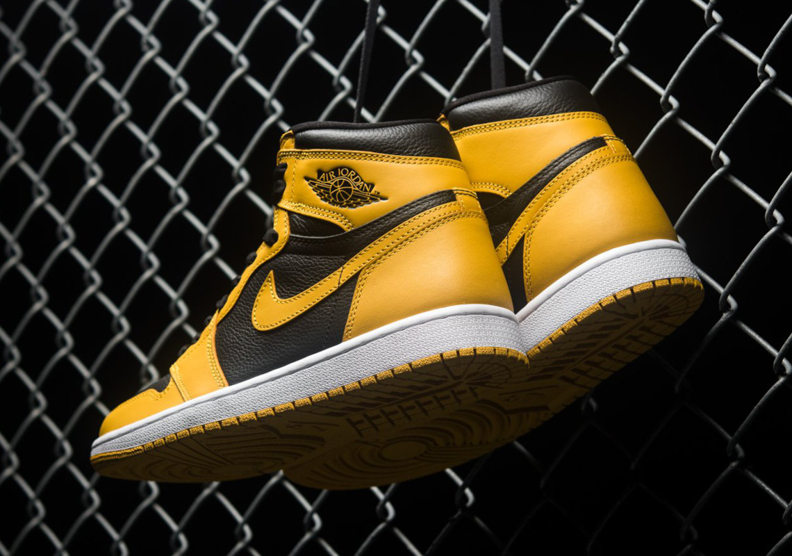 Air Jordan 1 Retro High OG Pollen 555088-701 | SneakerNews.com