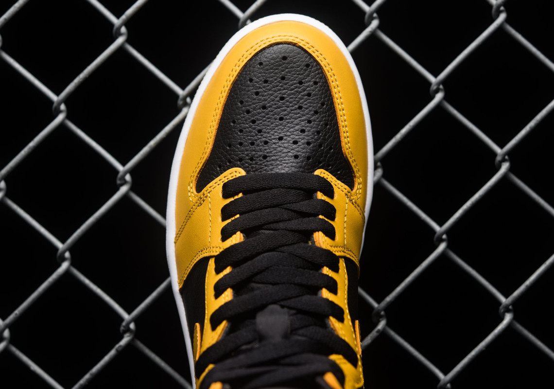 Air Jordan 1 Retro High OG Pollen 555088-701 | SneakerNews.com
