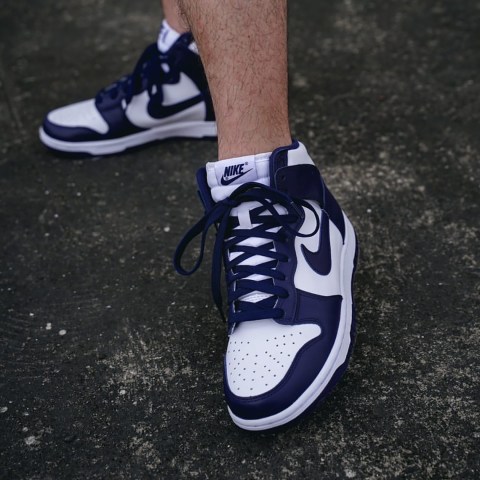 Nike Dunk High Midnight Navy Release DD1399-104 | SneakerNews.com