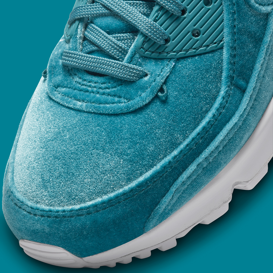 Nike Air Max 90 Ash Green Metallic Silver DO2194-001 | SneakerNews.com