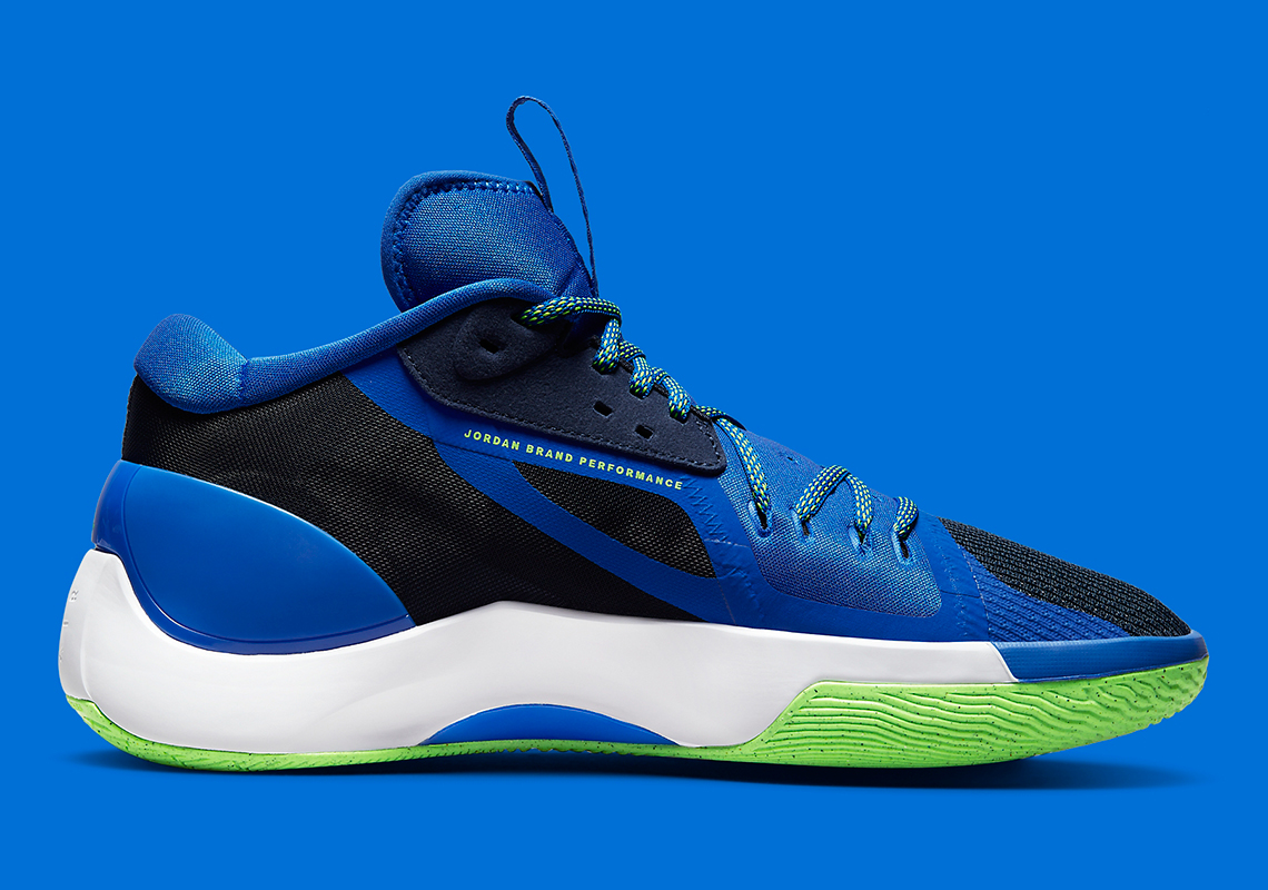 Jordan Zoom Separate Mavericks DH0249-400 | SneakerNews.com