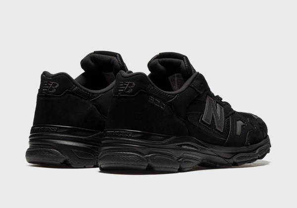 New Balance 920 Triple Black M920BLK | SneakerNews.com