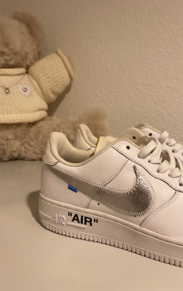 Drake Acquires Rare 1-of-1 Off-White x Nike Air Force 1 | SneakerNews.com