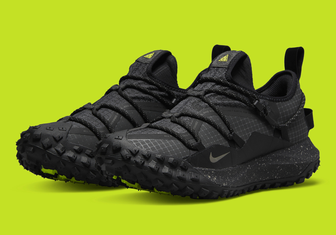 Nike ACG Mountain Fly Low GTX "Black/Volt" DD2861-002 | SneakerNews.com