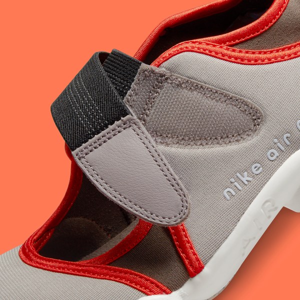 Nike Air Rift DV0782-001 Release Info | SneakerNews.com