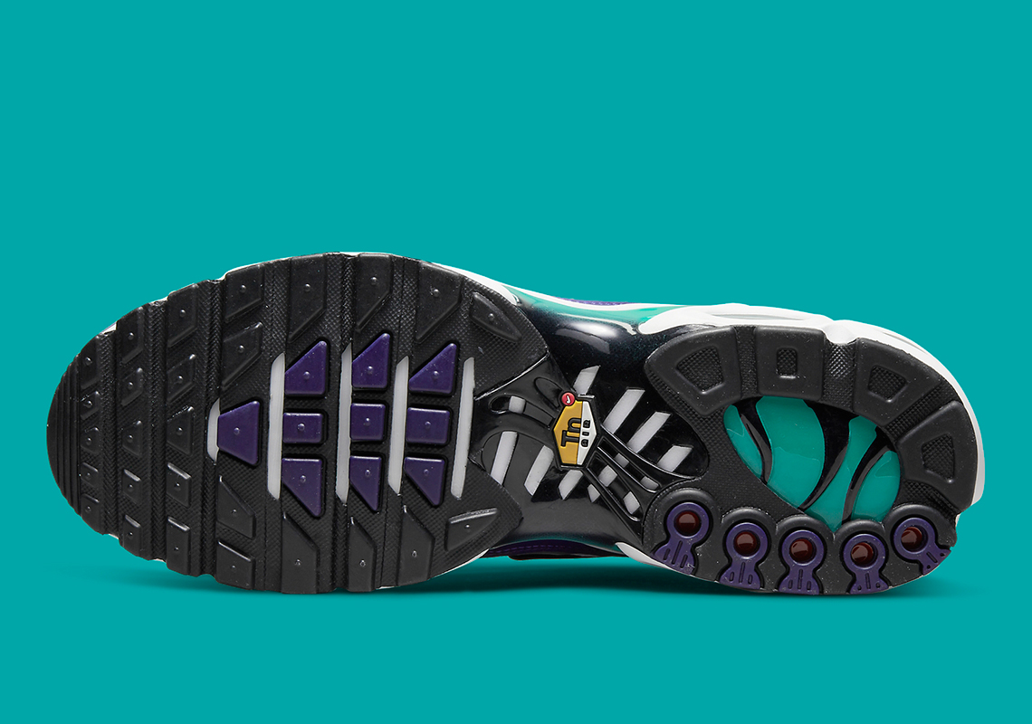 Nike Air Max Plus "Grape" DM0032-100 | SneakerNews.com