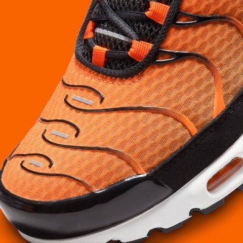 Nike Air Max Plus Orange Black DM0032-800 | SneakerNews.com