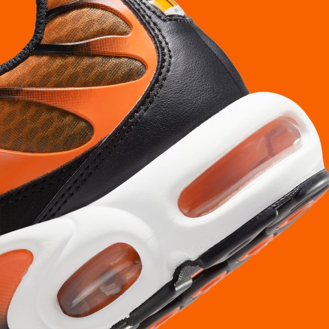 Nike Air Max Plus Orange Black DM0032-800 | SneakerNews.com