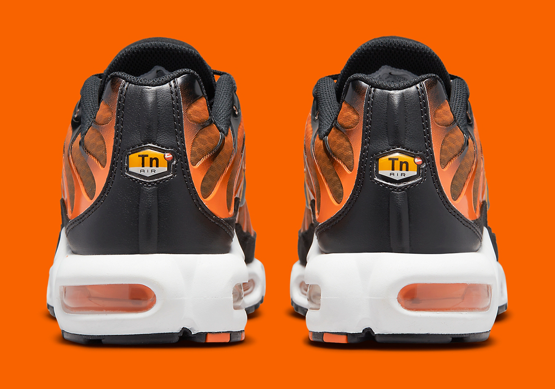 Nike Air Max Plus Orange Black DM0032-800 | SneakerNews.com