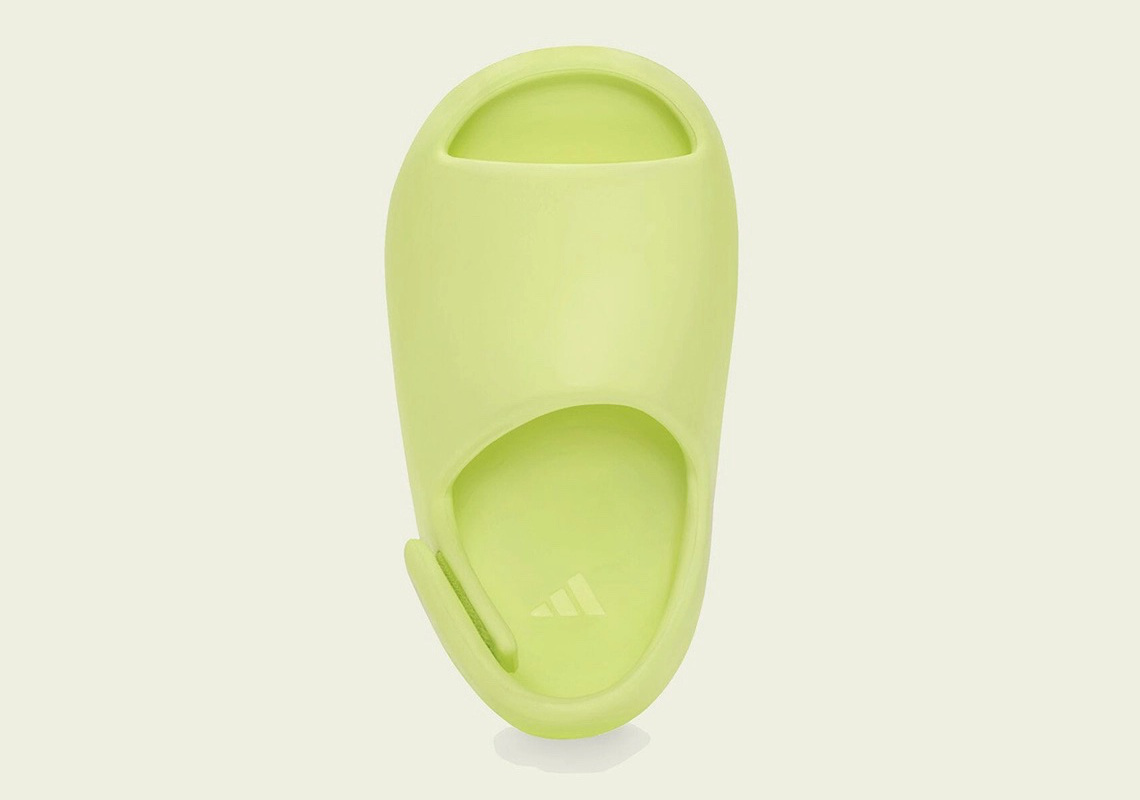 Yeezy Slides – Everything you need to know: Price, Sizing, Colors
