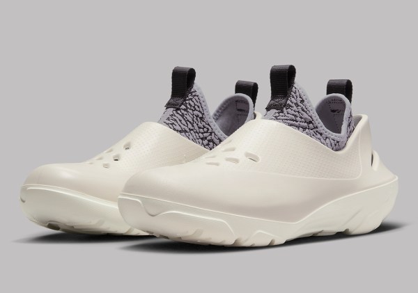 Jordan Slip-On Mule Clog Shoe DN4890-101 | SneakerNews.com