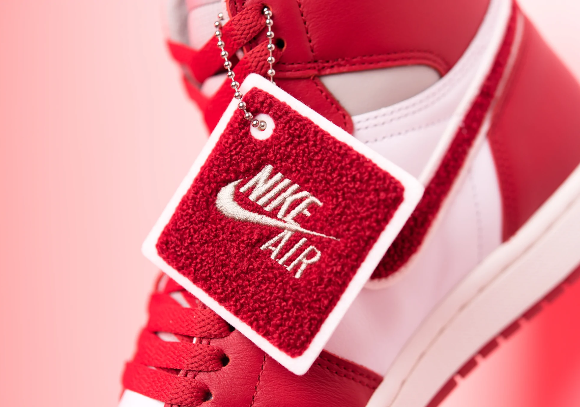 Air Jordan 1 Retro High OG "Varsity Red" DJ4891-061 | SneakerNews.com