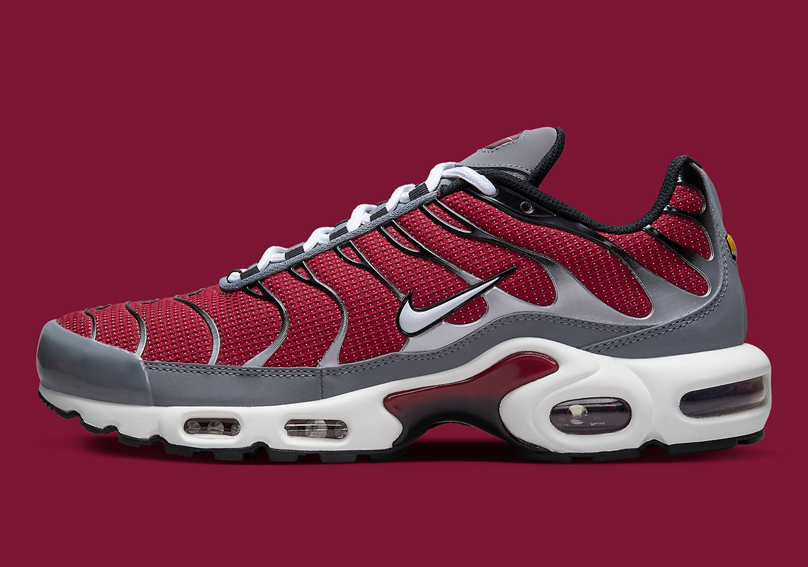Nike Air Max Plus Red Silver DQ3983-600 | SneakerNews.com