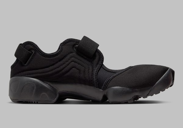 Nike Air Rift Triple Black DZ4182-010 | SneakerNews.com