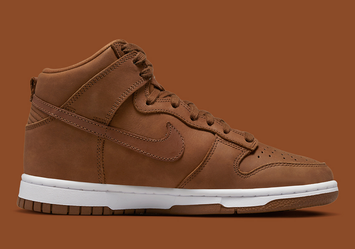Nike Dunk High Premium "Brown Suede" DX2044-200 | SneakerNews.com