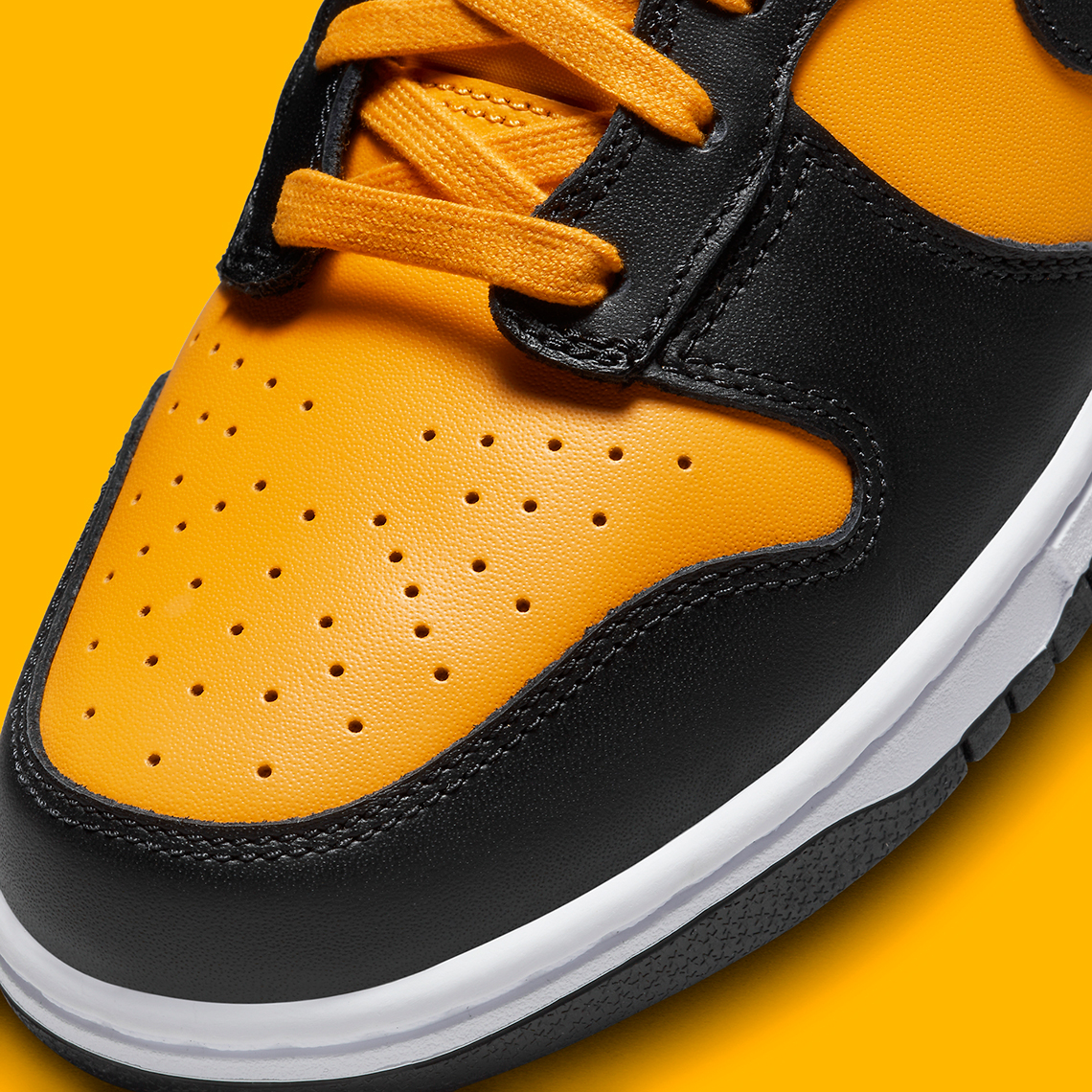 Nike Dunk High "Bruce Lee" DD1399-700 | SneakerNews.com