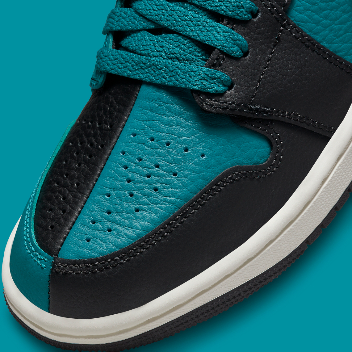 Air Jordan 1 Low Split "Bright Spruce" DR0502-300 | SneakerNews.com