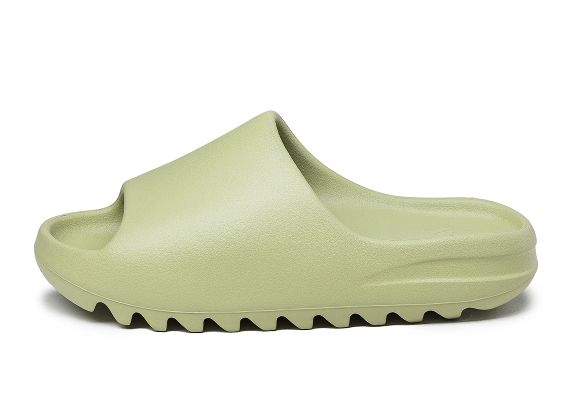 adidas Yeezy Slides "Resin" FZ5904 Releaase Date | SneakerNews.com