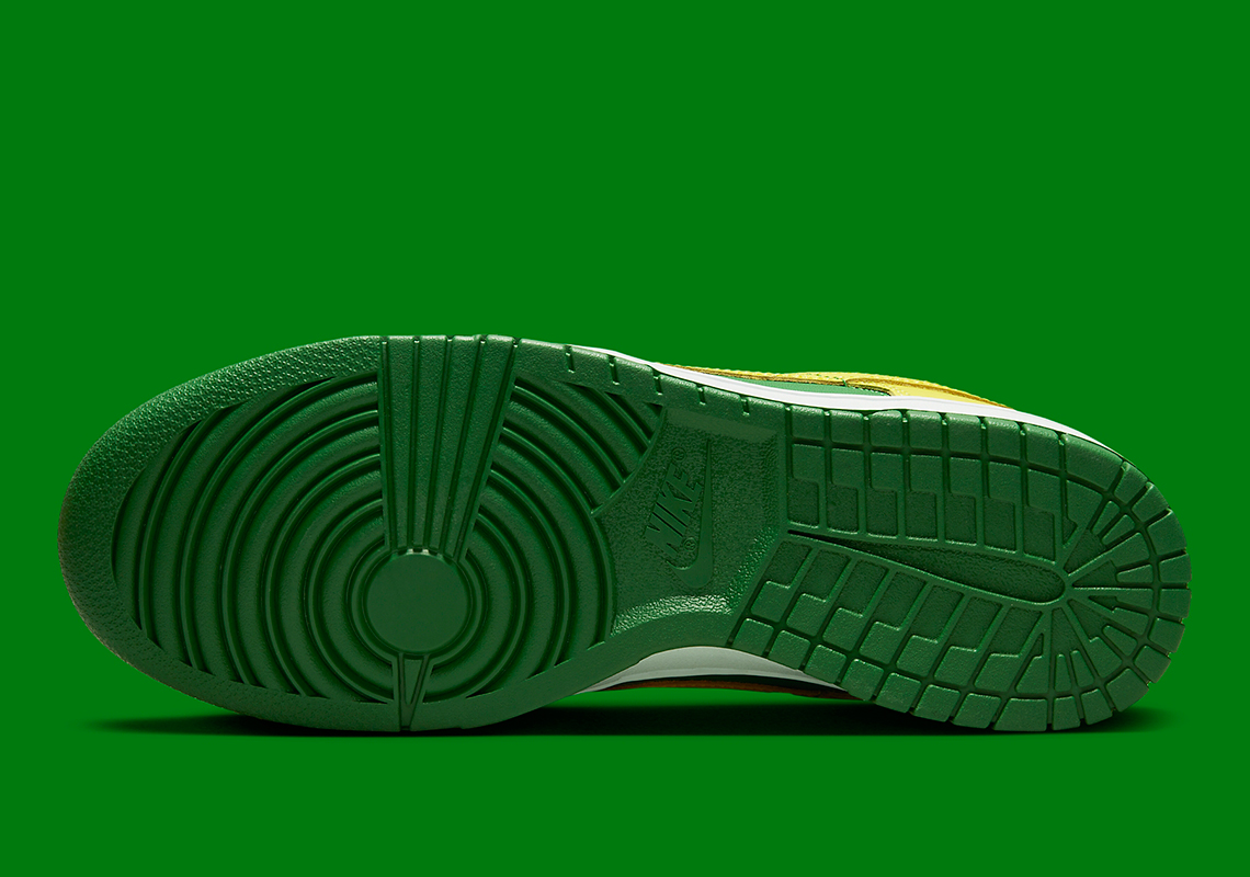 Nike Dunk Low Reverse Brazil DV0833-300 | SneakerNews.com