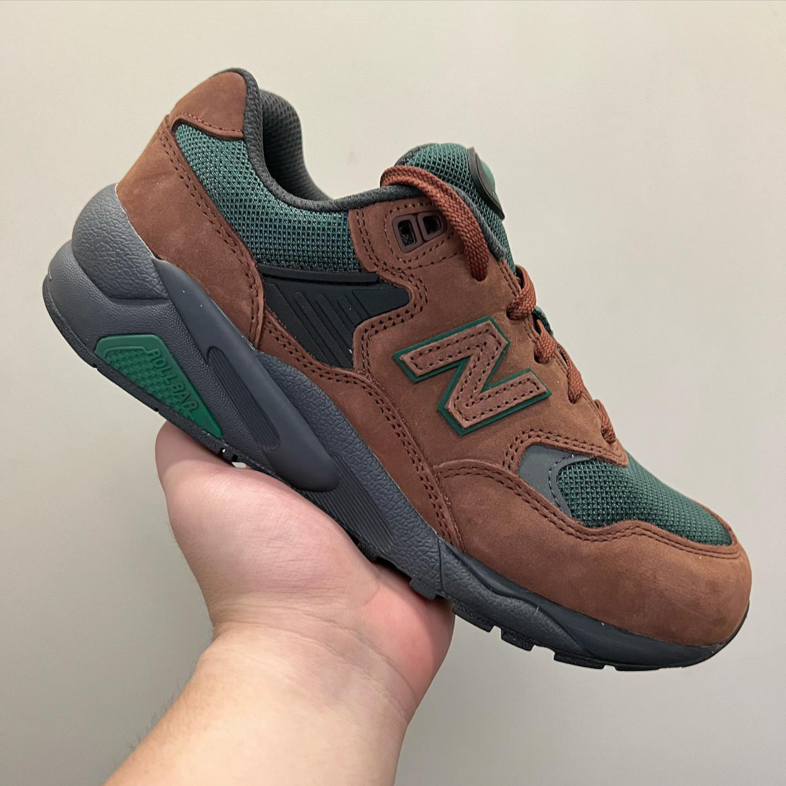 New Balance 580 "Beef & Broccoli" Release Date | SneakerNews.com