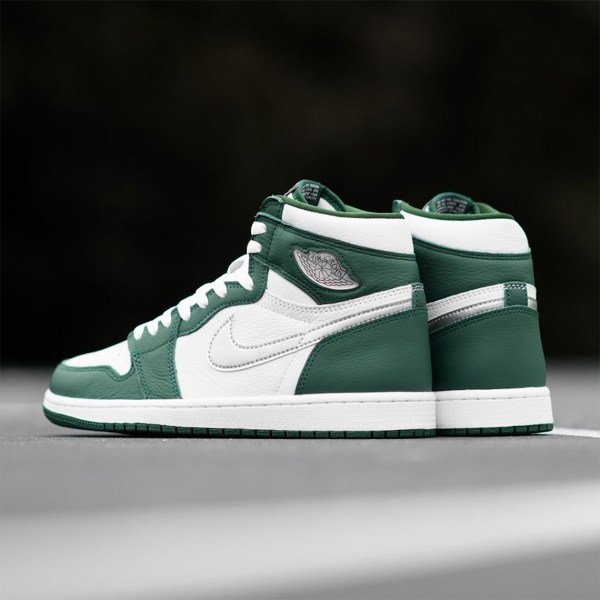 Air Jordan 1 "Gorge Green" Store List DZ5485-303 | SneakerNews.com
