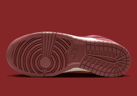 Nike Dunk Low Vintage "Team Red" | SneakerNews.com