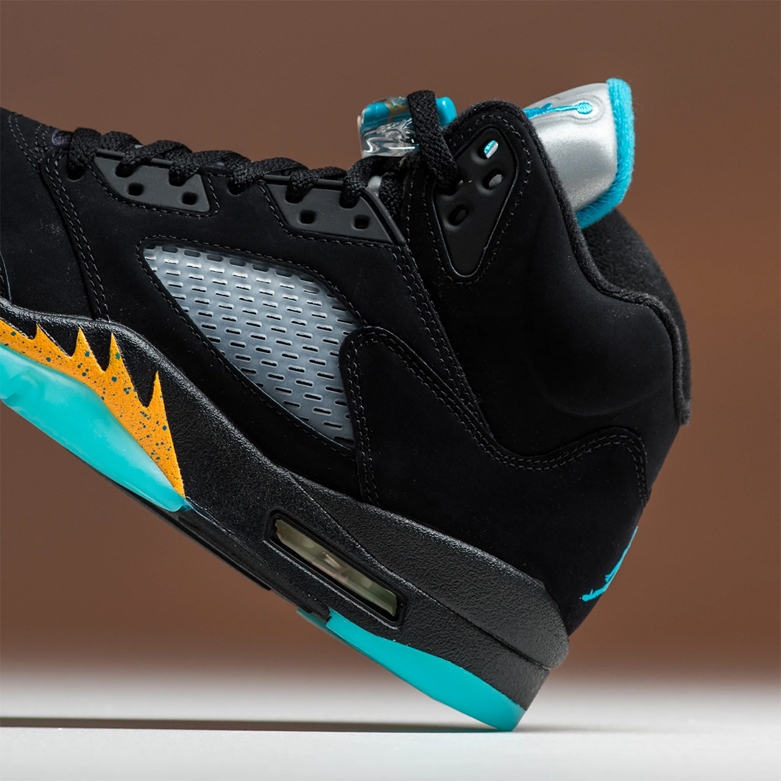 Air Jordan 5 Aqua "Store List" DD0587-047 | SneakerNews.com