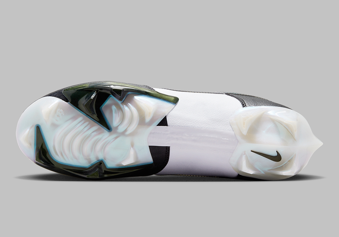 Nike Dunk "Panda" Cleats DZ4890-001 2023 | SneakerNews.com