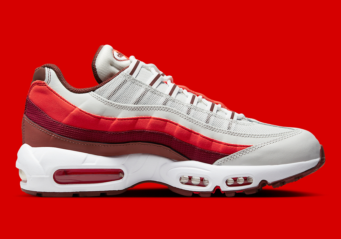 Nike Air Max 95 "Team Red/Crimson" DM0011-005 | SneakerNews.com
