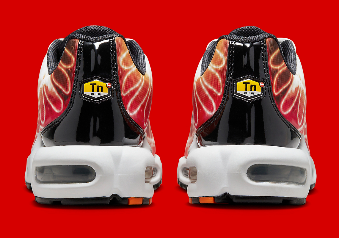 Nike Air Max Plus "Red Flames" DZ2531-600 | SneakerNews.com